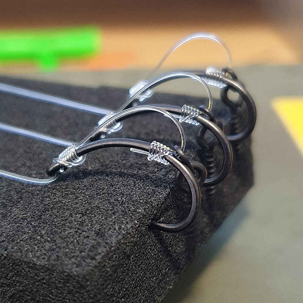 IQ2 D Rigs with Kicker - Professionally Tied Carp Rigs